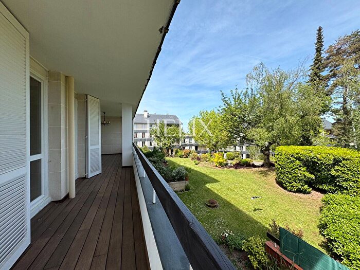 Appartement à louer - Les Coteaux de Seine, Louveciennes - 3 pièces - 2 chambres