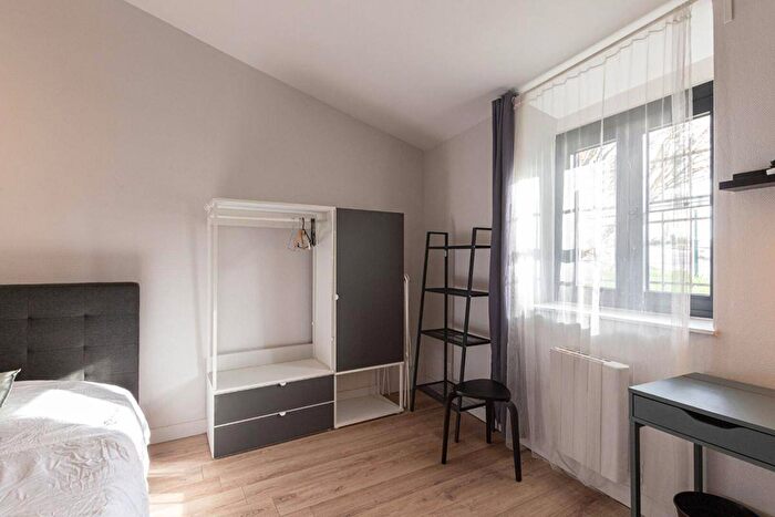 Appartement à louer - Cusset, Villeurbanne - 4 pièces - 1 chambre