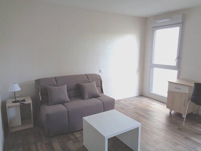 Brive-la-Gaillarde, Centre-ville, Pont Cardinal, Champanatier : Appartement 1 pièce à louer