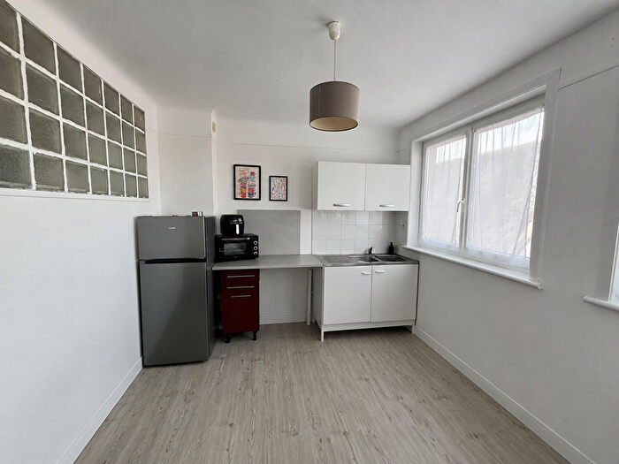 Calais, Calais-Nord : Appartement 2 pièces à louer