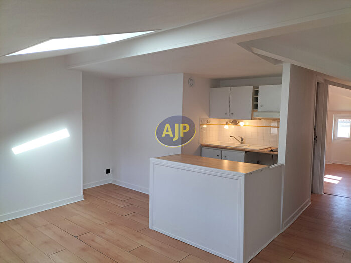 Appartement à vendre - Rochefort, Centre-ville - 2 pièces - 1 chambre