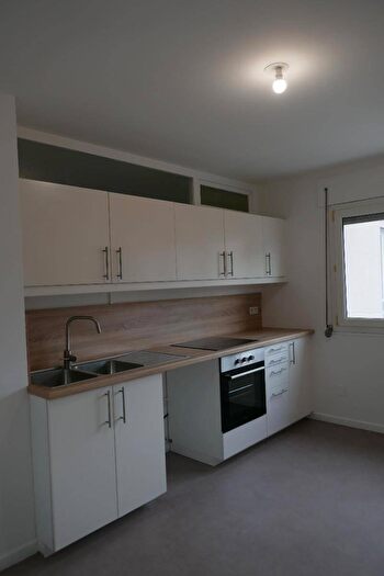 Appartement à louer - Hyper Centre-Vieille Ville, Saint-Étienne - 5 pièces - 3 chambres