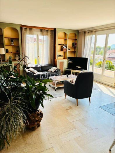 Maison 6 pièces à louer à La Bayorre-Hautes Loubes, Hyères