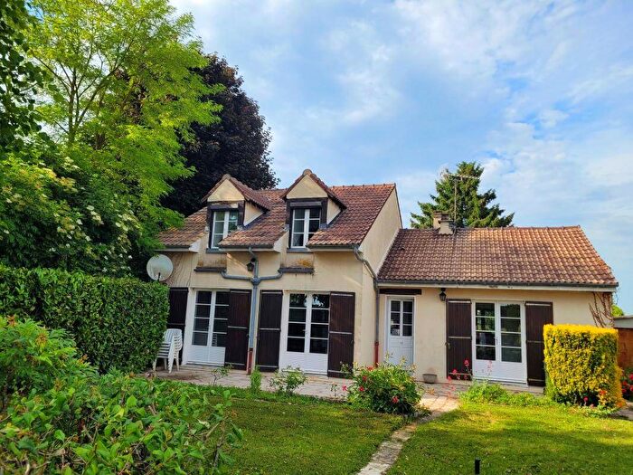 Maison à louer - Chaintreaux - 5 pièces - 4 chambres