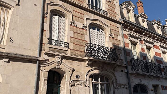 Appartement à louer - Bannier-Coligny, Orléans - 2 pièces - 1 chambre