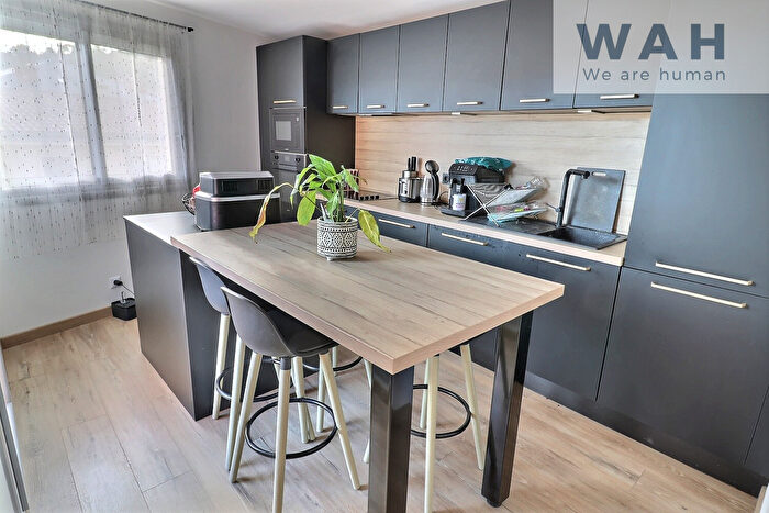 Appartement à vendre - Clermont-lHérault - 4 pièces - 3 chambres