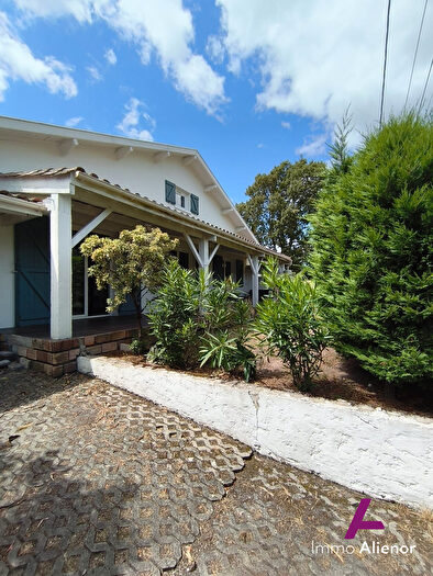 Maison à vendre - Belin-Béliet - 6 pièces - 4 chambres