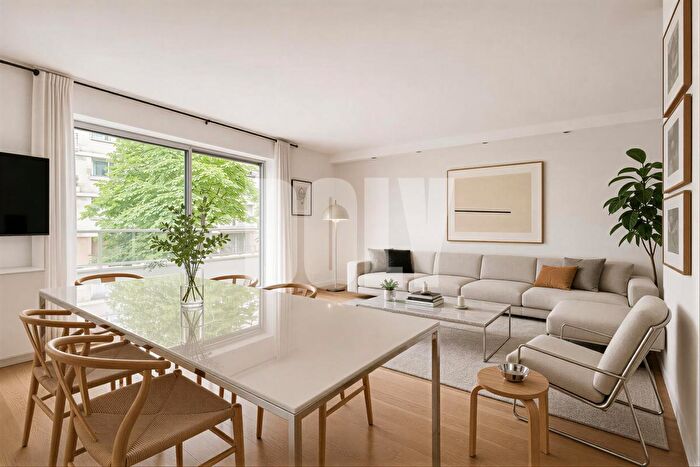 Paris 16ème, Passy, Maison de la Radio, Muette-Sud : Appartement 2 pièces à vendre