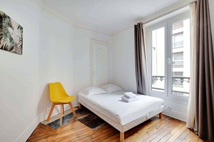 Appartement 3 pièces à Faubourg du Temple-Hôpital Saint Louis, Paris 10ème arrondissement, à louer