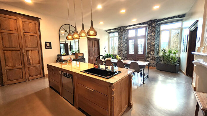 Maison à vendre - Bellegarde-sur-Valserine - 7 pièces - 5 chambres