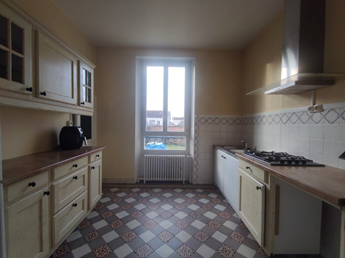 Maison à louer - Provins, Centre-ville - 6 pièces - 3 chambres