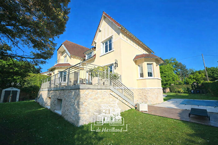 Maison à louer - Le Vésinet - 9 pièces - 6 chambres