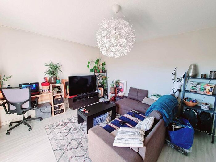 Appartement à louer - Ranteil, Bellevue, Le Maranel, Le Roc, Albi - 2 pièces - 1 chambre