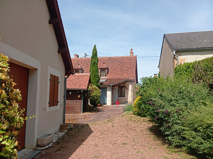 Nérondes : Maison 6 pièces à vendre
