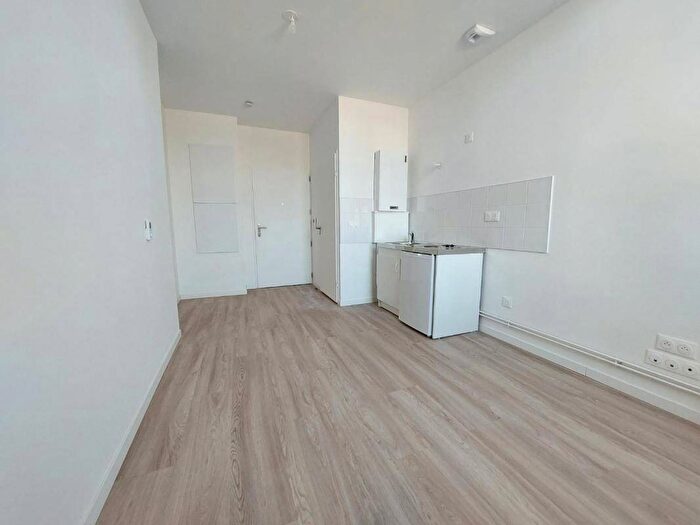 Appartement à louer - Pampoule-La Ravine, Louviers - 1 pièce