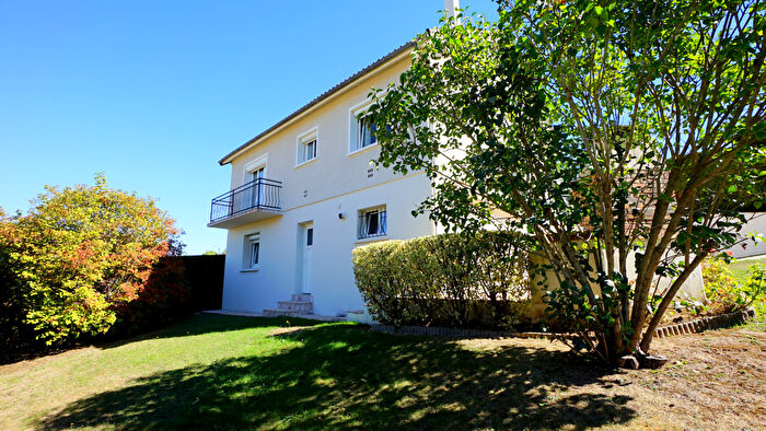 Maison 5 pièces à vendre à Mézières-sur-Seine