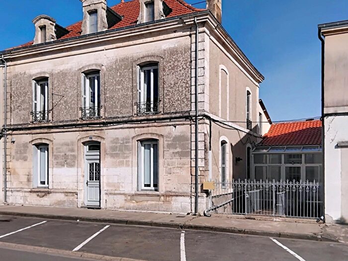 Maison à vendre - Chalais - 7 pièces - 5 chambres