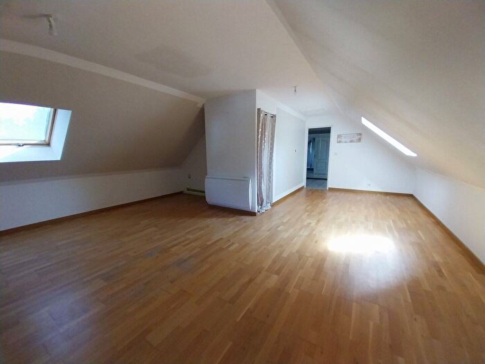 Appartement à louer - Autouillet - 3 pièces - 2 chambres