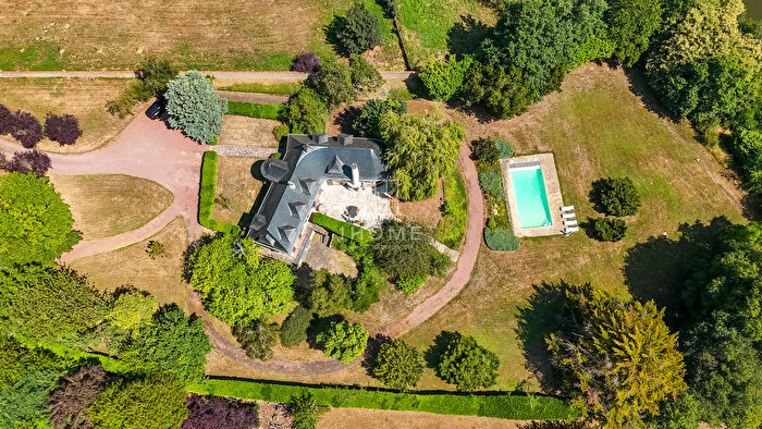 Maison à vendre - Montreuil-sur-Maine - 9 pièces - 6 chambres