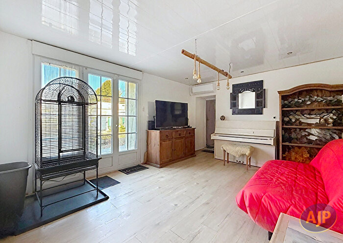 Maison 5 pièces à Saint-Quantin-de-Rançanne, à vendre