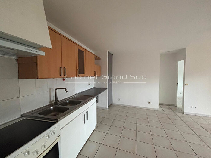 Appartement à louer - Mauguio, Centre-ville - 2 pièces - 1 chambre