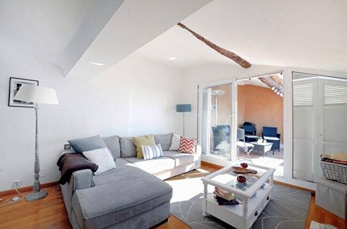 Centre Ville, Aix-en-Provence - Appartement 1 pièce à louer