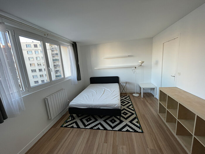 Asnières-sur-Seine, Gresillons, Voltaire : Appartement 1 pièce à vendre