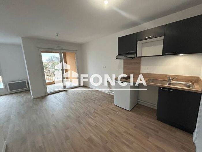 Appartement à louer - Centre Ville-Quartiers Nord et Ouest, Montaigu-Vendée - 1 pièce