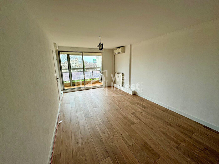 Appartement à louer - Montpellier, Antigone - 3 pièces - 2 chambres