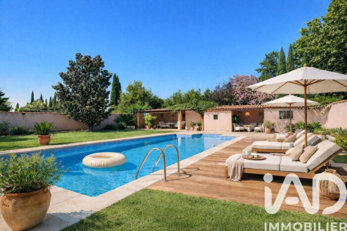 Maison à vendre - Saint-Martin-de-Crau - 5 pièces - 4 chambres