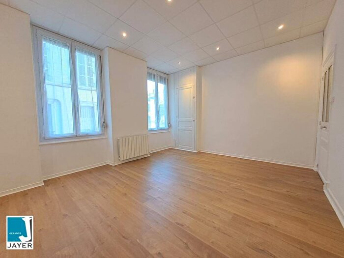 Appartement à louer - Centre, Chalon-sur-Saône - 2 pièces - 1 chambre