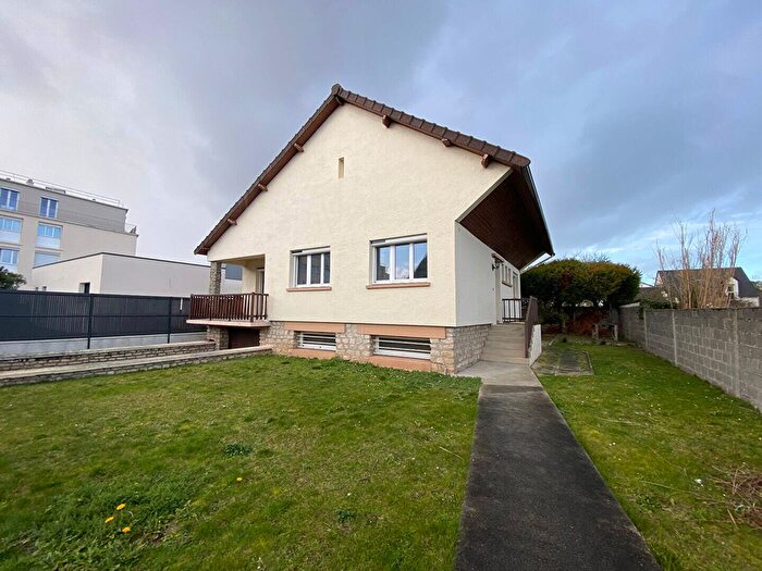 Maison à louer - Nord, Ifs - 5 pièces - 4 chambres