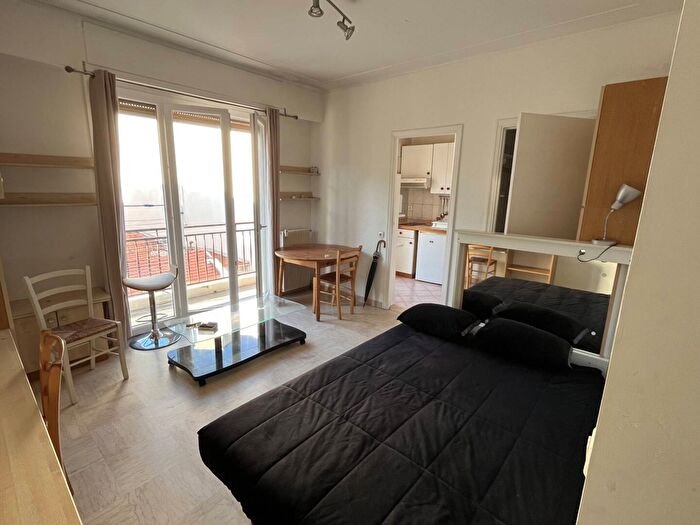 Appartement à louer - Vernier, Nice - 1 pièce
