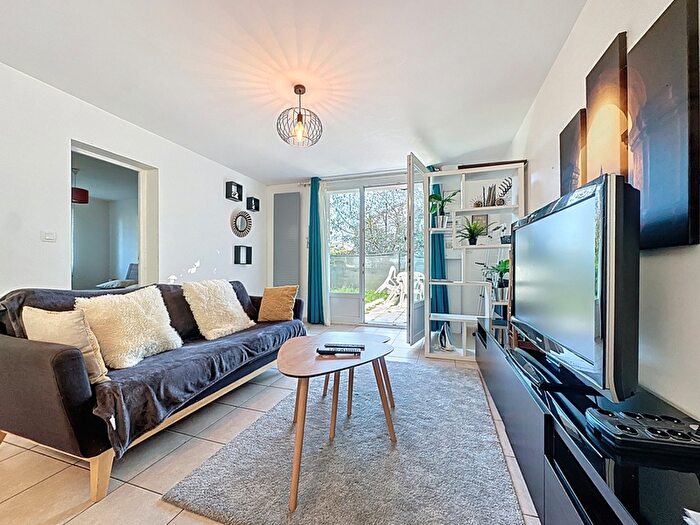 Appartement à vendre - Chaponost - 4 pièces - 3 chambres