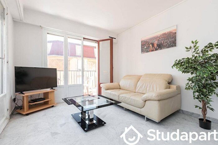 Appartement à louer - Saint Roch, Nice - 1 pièce - 3 chambres