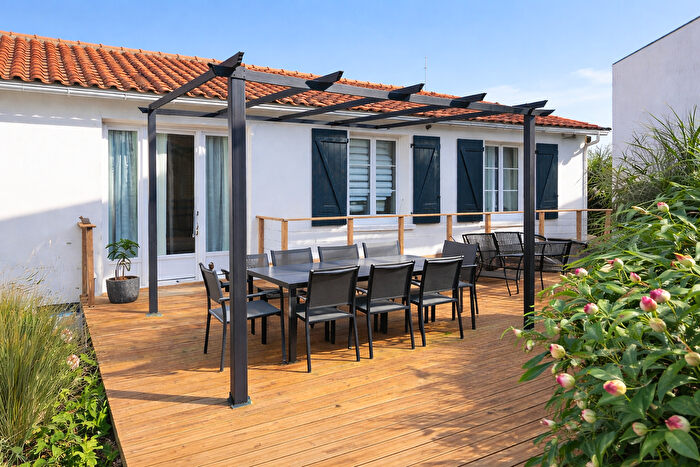 Maison à vendre - Saint-Gilles-Croix-de-Vie - 4 pièces - 3 chambres