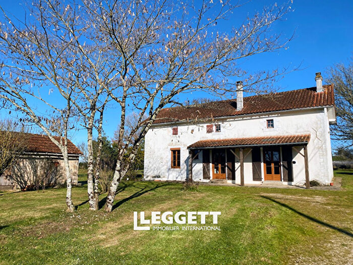 Maison à vendre - Champagne-Mouton - 4 pièces - 3 chambres