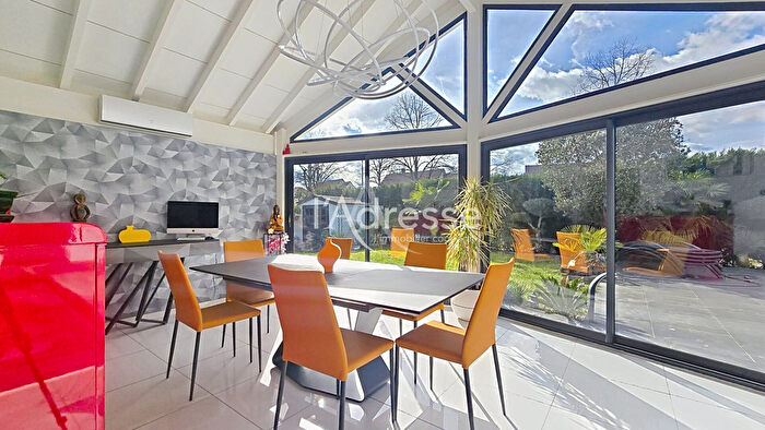 Maison à vendre - Magny-le-Hongre - 8 pièces - 4 chambres