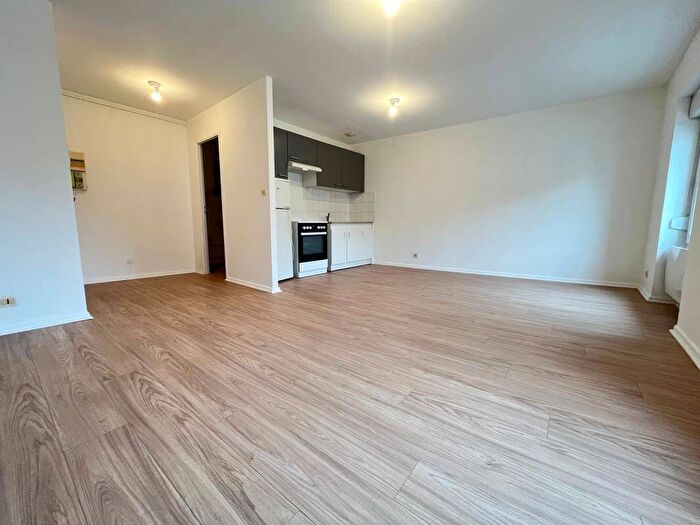 Appartement à louer - Plantières-Queuleu, Metz - 2 pièces - 1 chambre