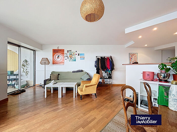 Appartement à vendre - Quartiers Ouest, Bourg lEvesque - 2 pièces - 1 chambre