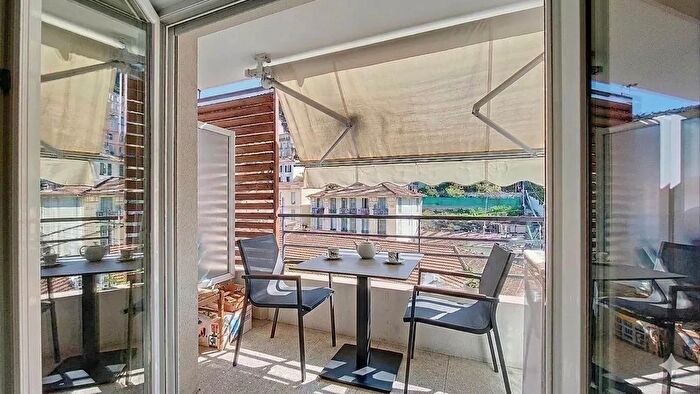 Appartement à vendre - Nice, Saint-Roch - 1 pièce