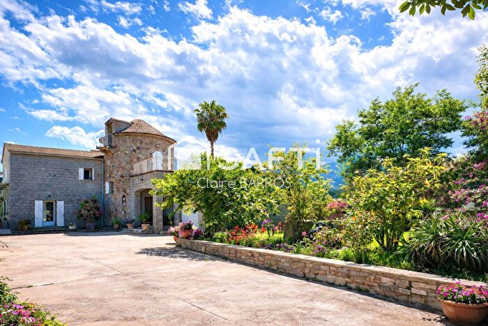 Maison à vendre - Santa-Lucia-di-Moriani - 8 pièces - 4 chambres