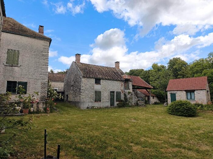 Maison 9 pièces à Vayres-sur-Essonne, à vendre