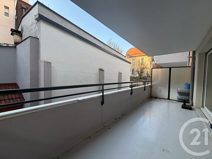 Appartement à vendre - Voiron, Centre-ville, Gare - 3 pièces - 2 chambres