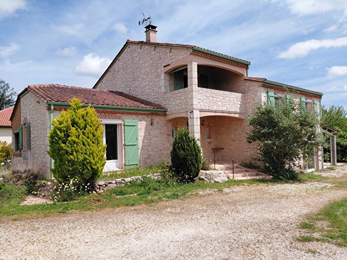 Maison à vendre - Nontron - 6 pièces - 4 chambres