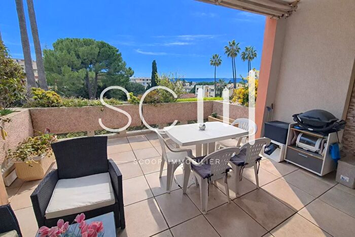 Appartement à vendre - Antibes, Antibes-les-Pins, Trianon, Le Fournel, Peyregoue - 3 pièces - 2 chambres
