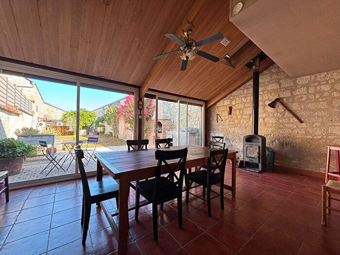Maison 9 pièces à vendre à Savigny-en-Véron