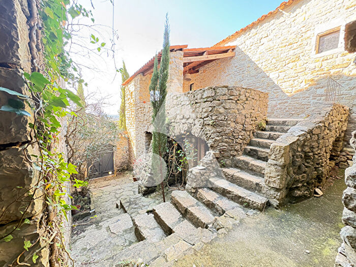 Maison à vendre - Grospierres - 6 pièces - 4 chambres