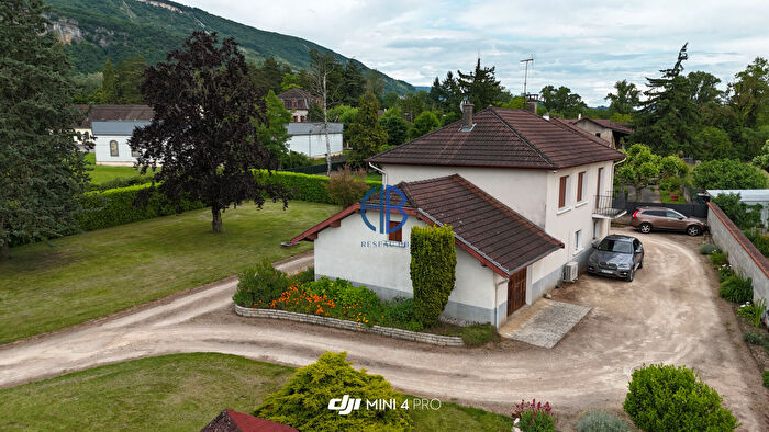 Maison à vendre - Serrières-de-Briord - 8 pièces - 4 chambres