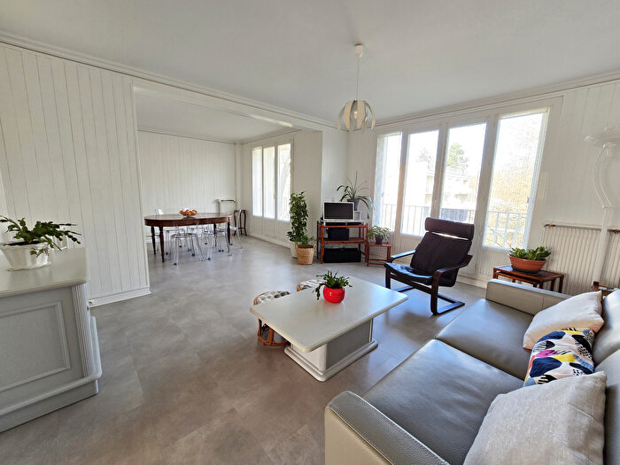 Appartement à vendre - Le Plessis-Trévise, François Mansard - 5 pièces - 3 chambres